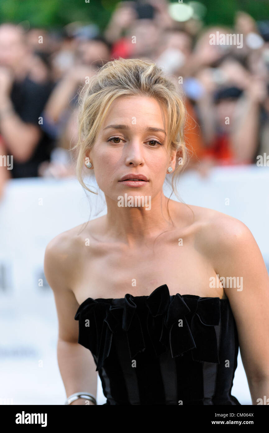 Sept. 6, 2012 - Toronto, Ontario, Canada - Actress PIPER PERABO attends ...