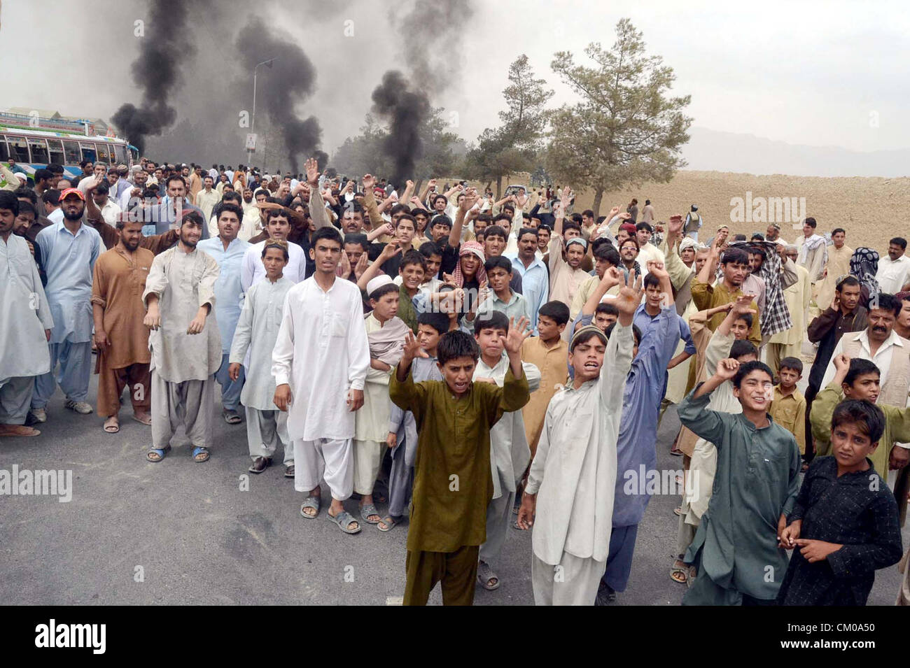 Relatives of S.S.P Investigation, Jamil Kakar chant slogans against his ...