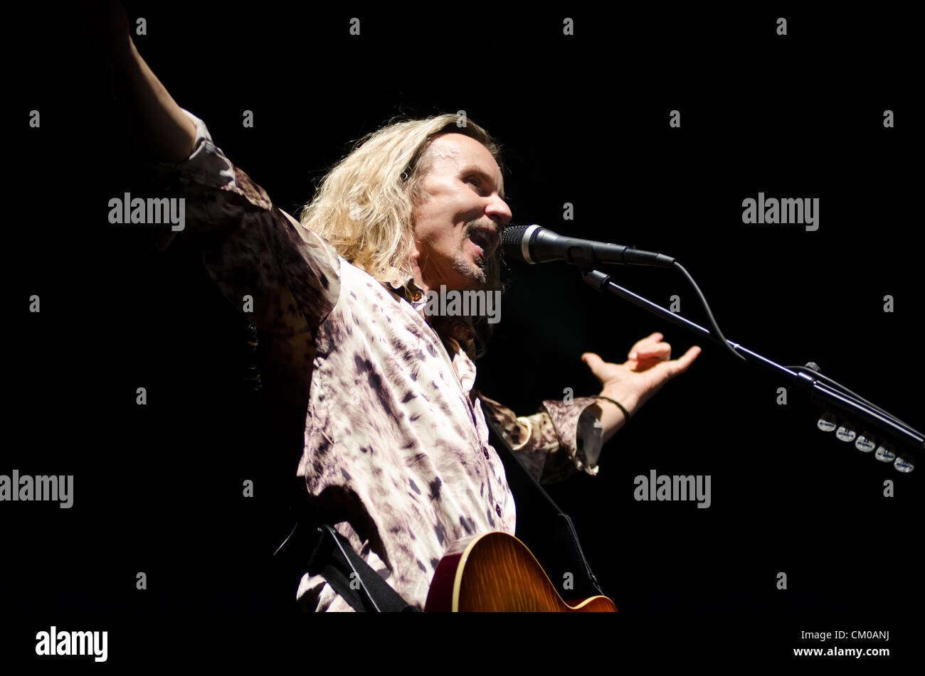 Tommy shaw hi-res stock photography and images - Alamy