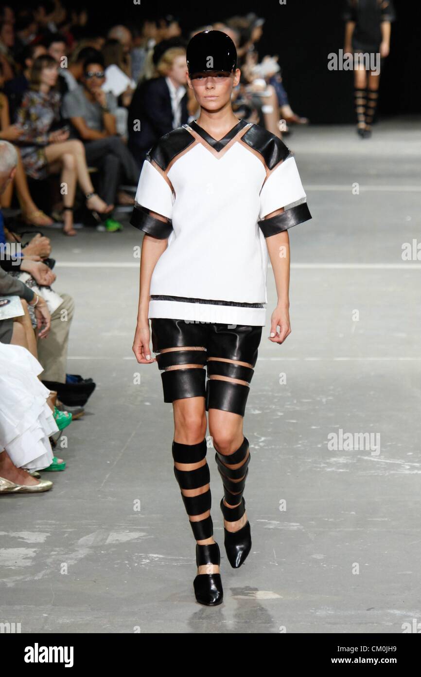 Alexander wang models hi-res stock photography and images - Alamy
