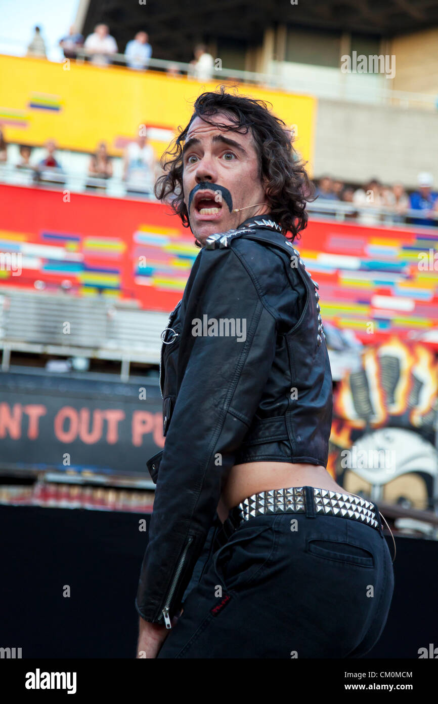 Uk mario queen of the circus hi-res stock photography and images - Alamy