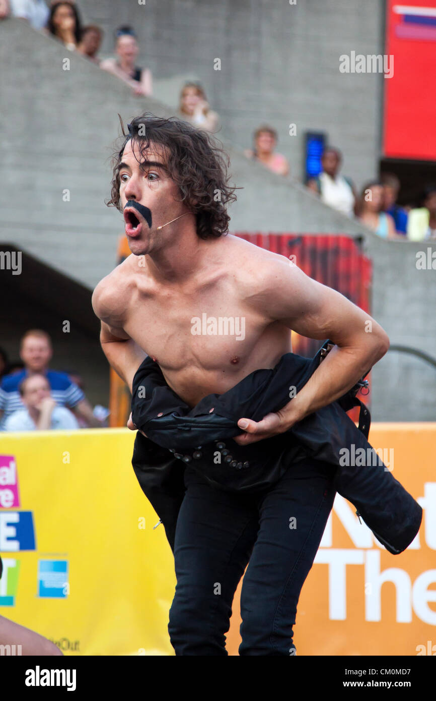 Uk mario queen of the circus hi-res stock photography and images - Alamy