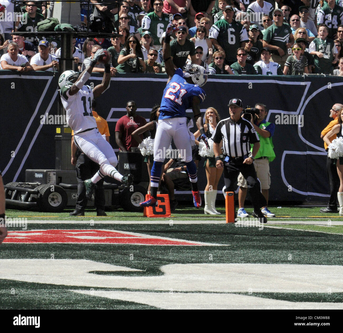 Sep. 9, 2012 - New York, New York, U.S. - JEREMY KERLEY (11) scoring ...