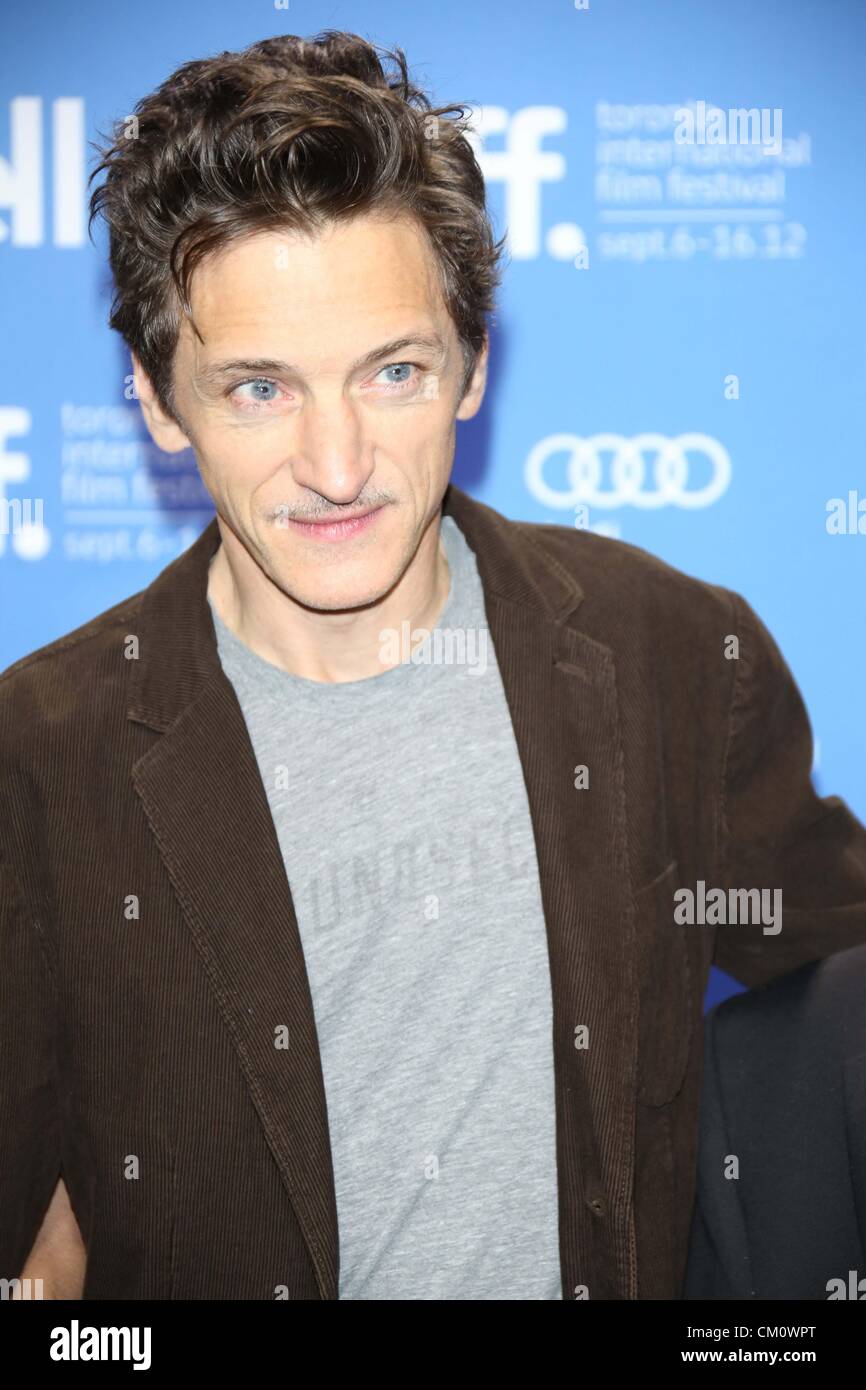 John bell actor hi-res stock photography and images - Alamy