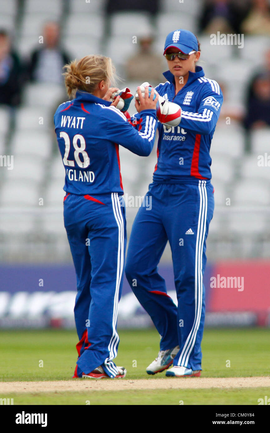 Sarah taylor wicket High Resolution Stock Photography and Images - Alamy