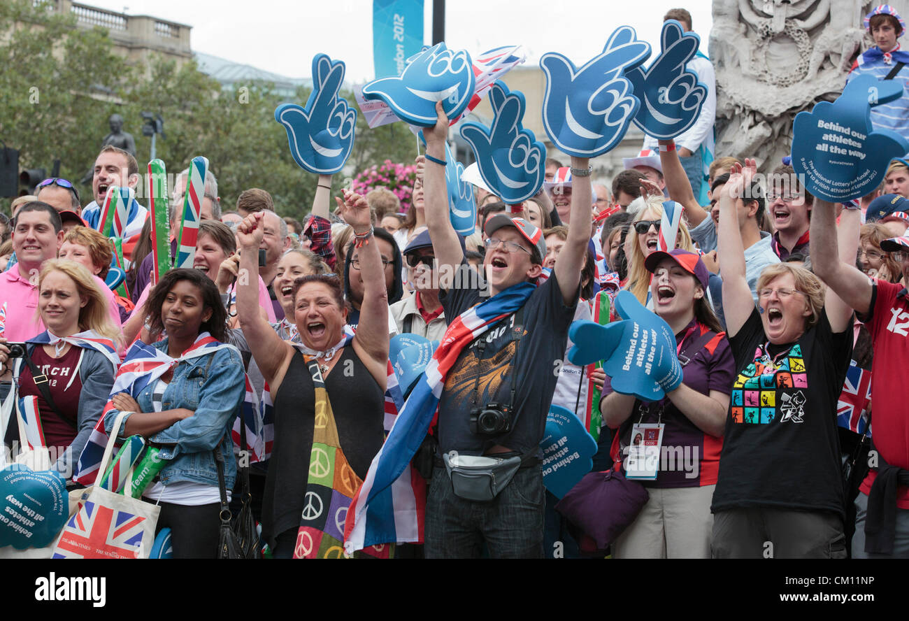London, England, UK. Monday, 10 September 2012. Cheering crowds of Team ...
