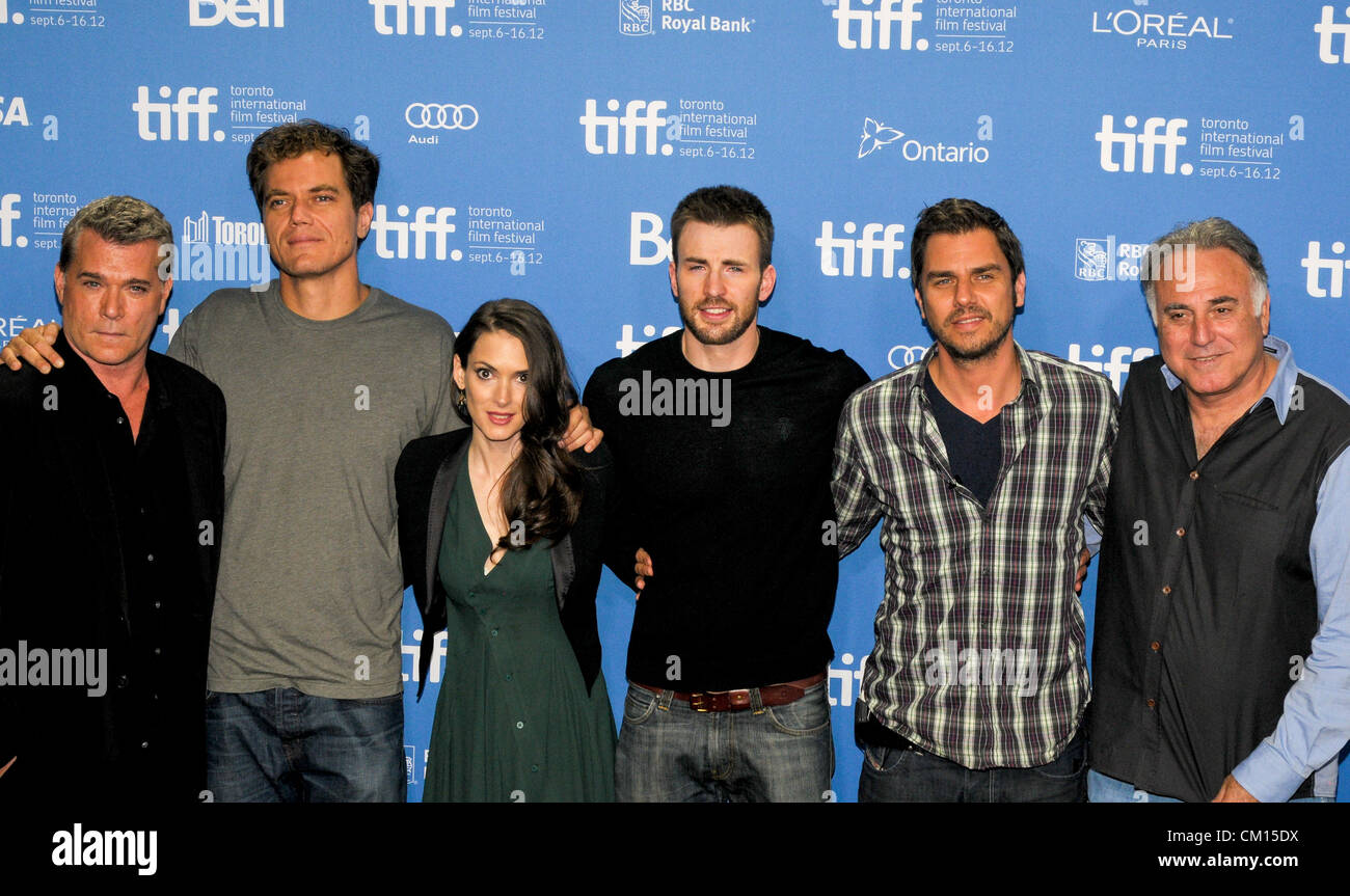 Michael shannon ray liotta iceman hi-res stock photography and images ...