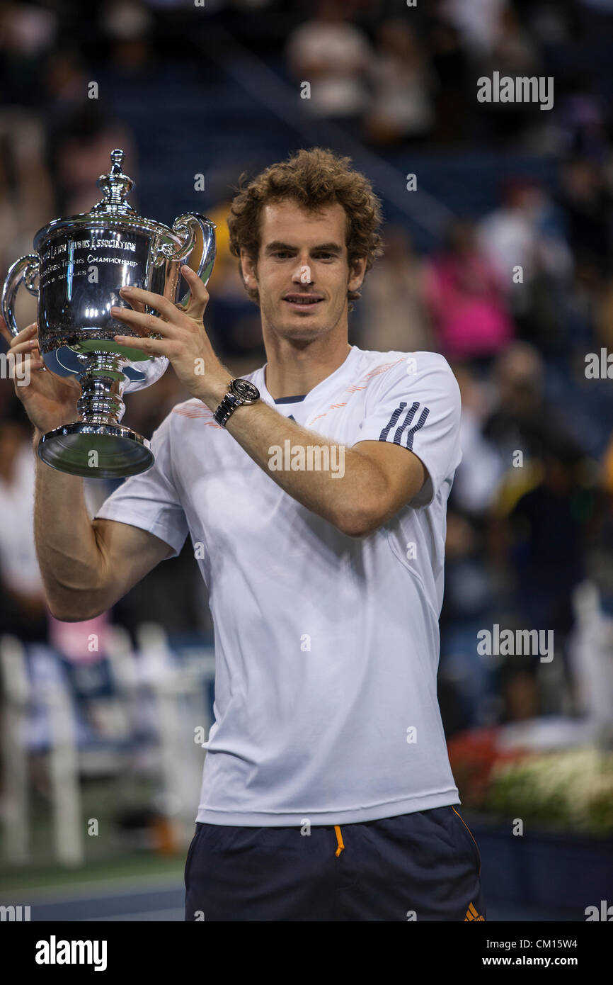 Andy murray us open trophy hi-res stock photography and images - Alamy
