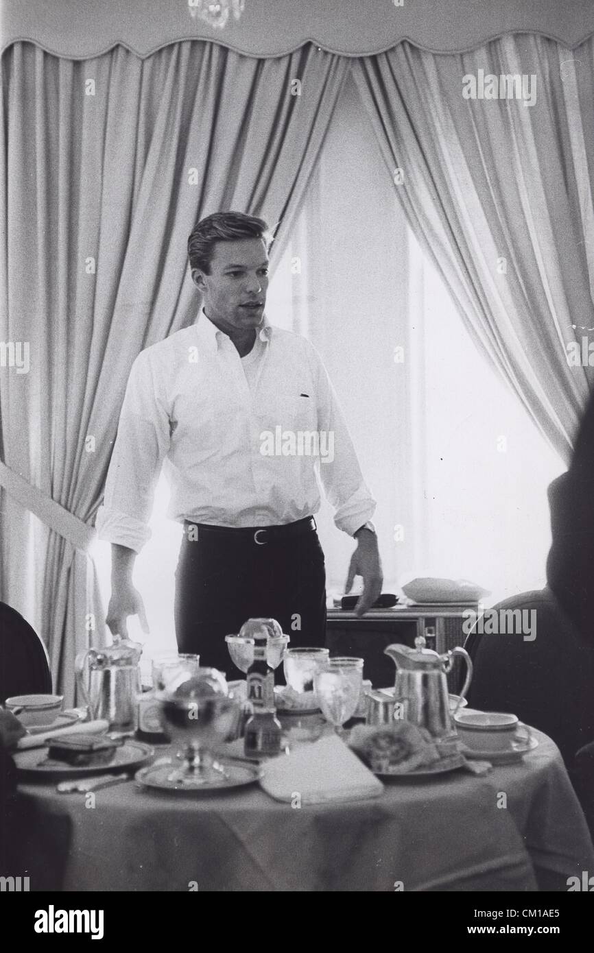 RICHARD CHAMBERLAIN.(Credit Image: Â© Jack Stager/Globe Photos ...