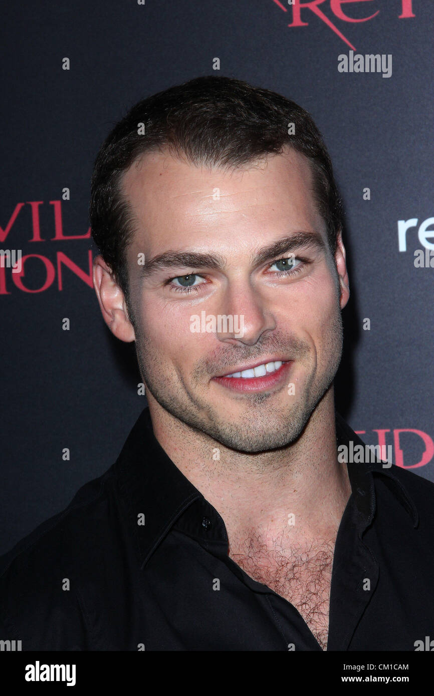 Shawn roberts hi-res stock photography and images - Alamy