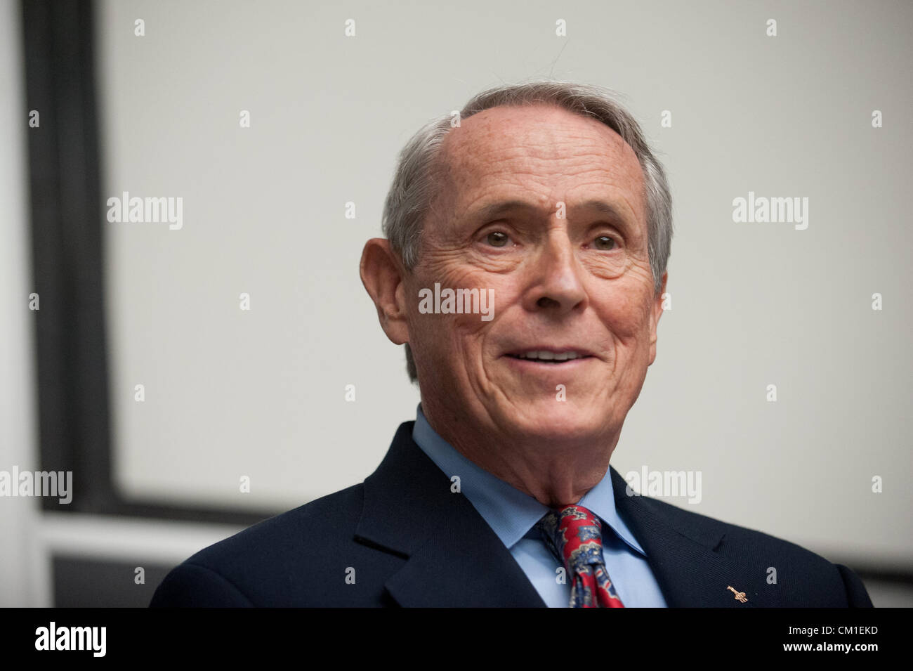 Ed gibson nasa hi-res stock photography and images - Alamy