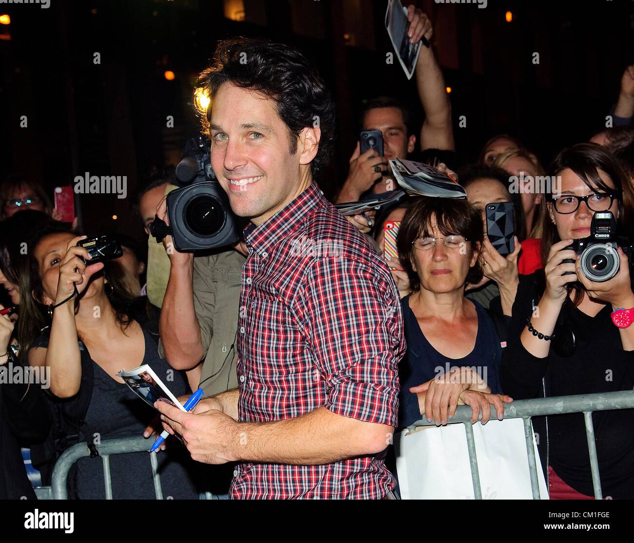 USA. Paul Rudd at a public appearance for Photo Op for Cast of GRACE on ...