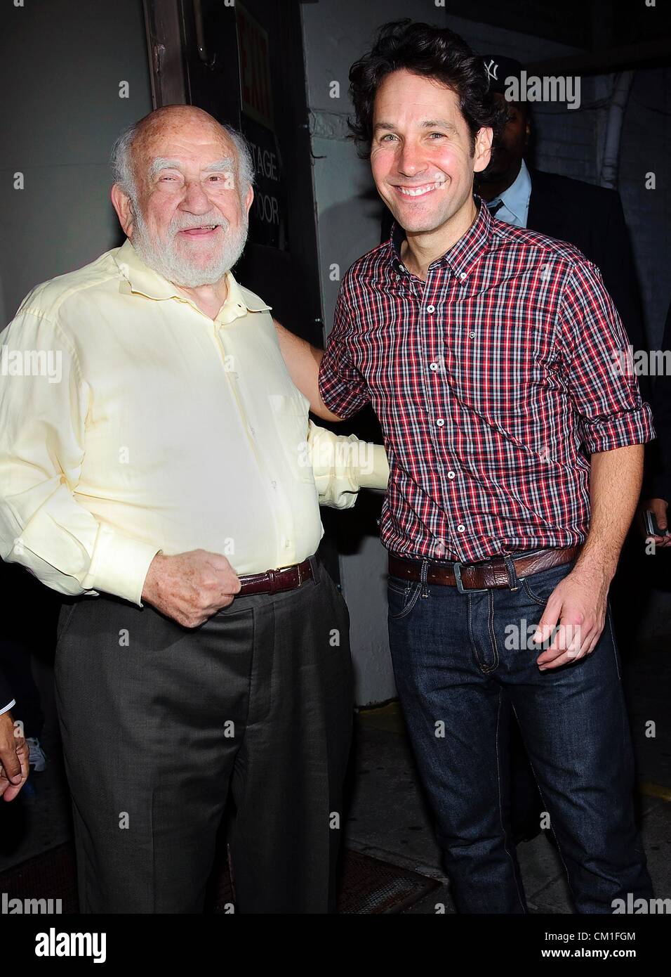 USA. Ed Asner, Paul Rudd at a public appearance for Photo Op for Cast ...