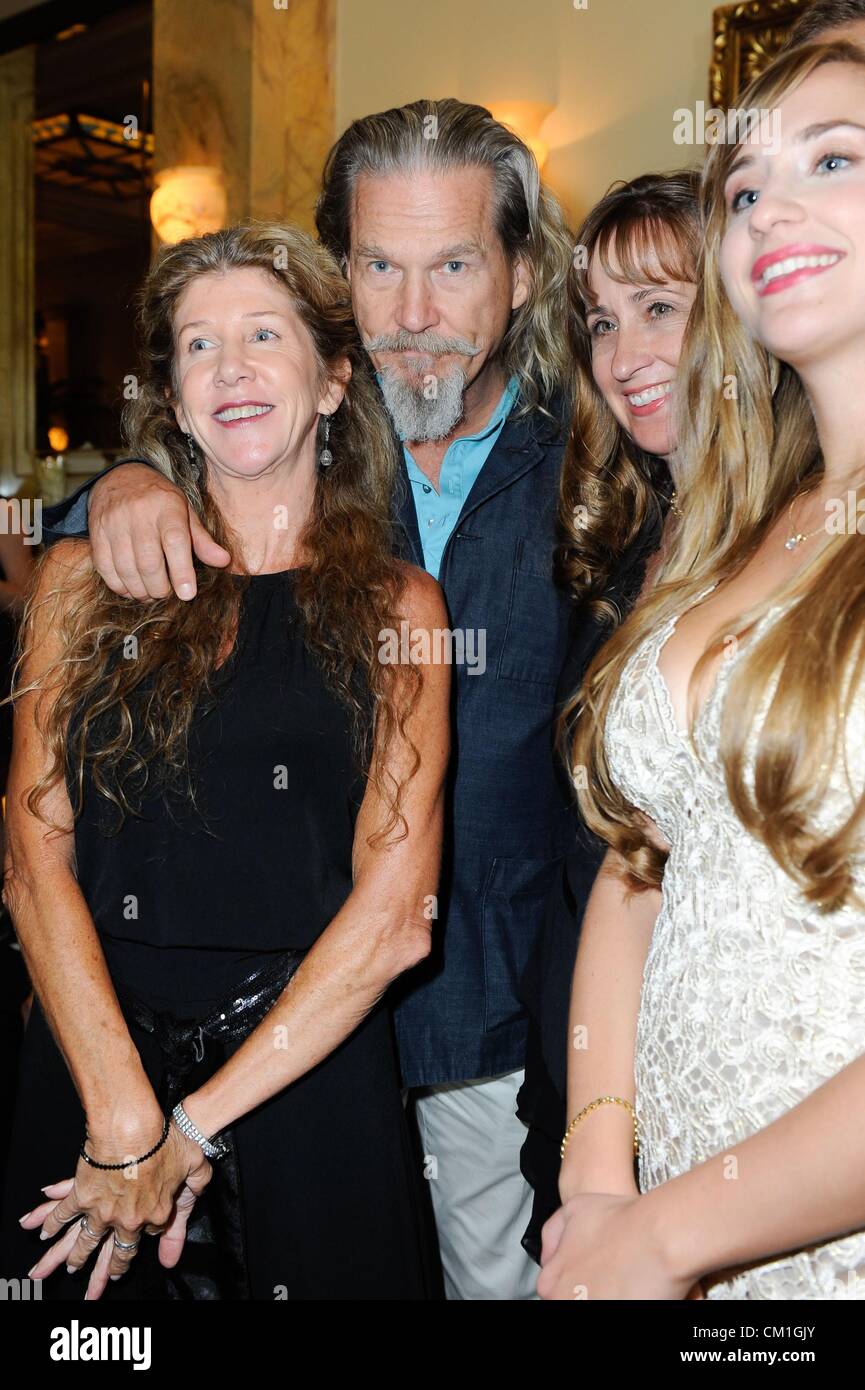 Lucinda Bridges, Jeff Bridges, Wendy Treece Bridges, Emily Bridges at ...