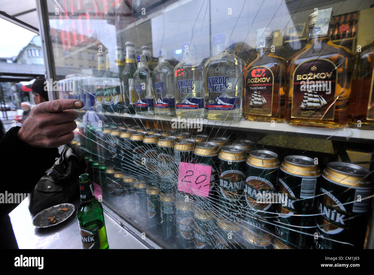 Death from alcohol hi-res stock photography and images - Alamy