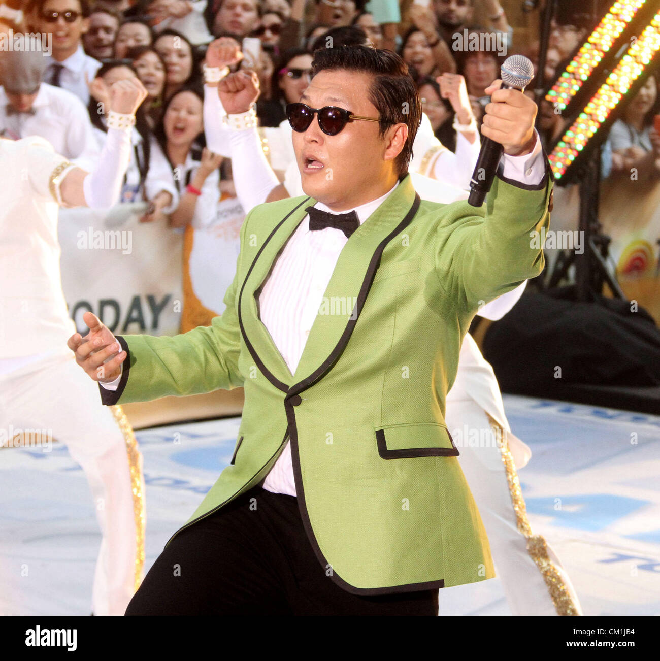 Psy gangnam style today show hi-res stock photography and images - Alamy
