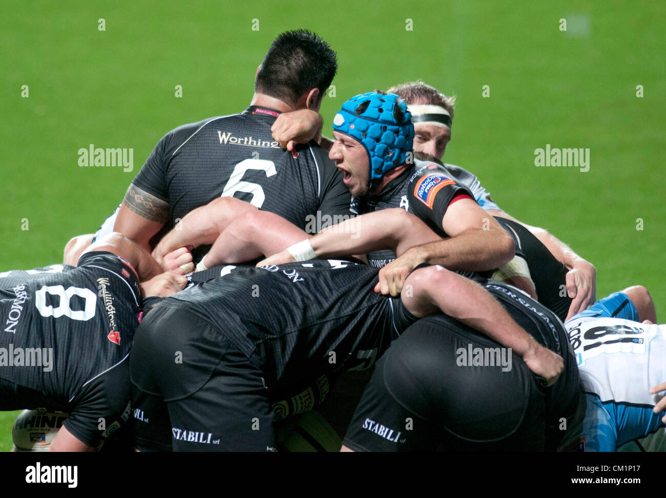 Rugby number 8 hi-res stock photography and images - Alamy