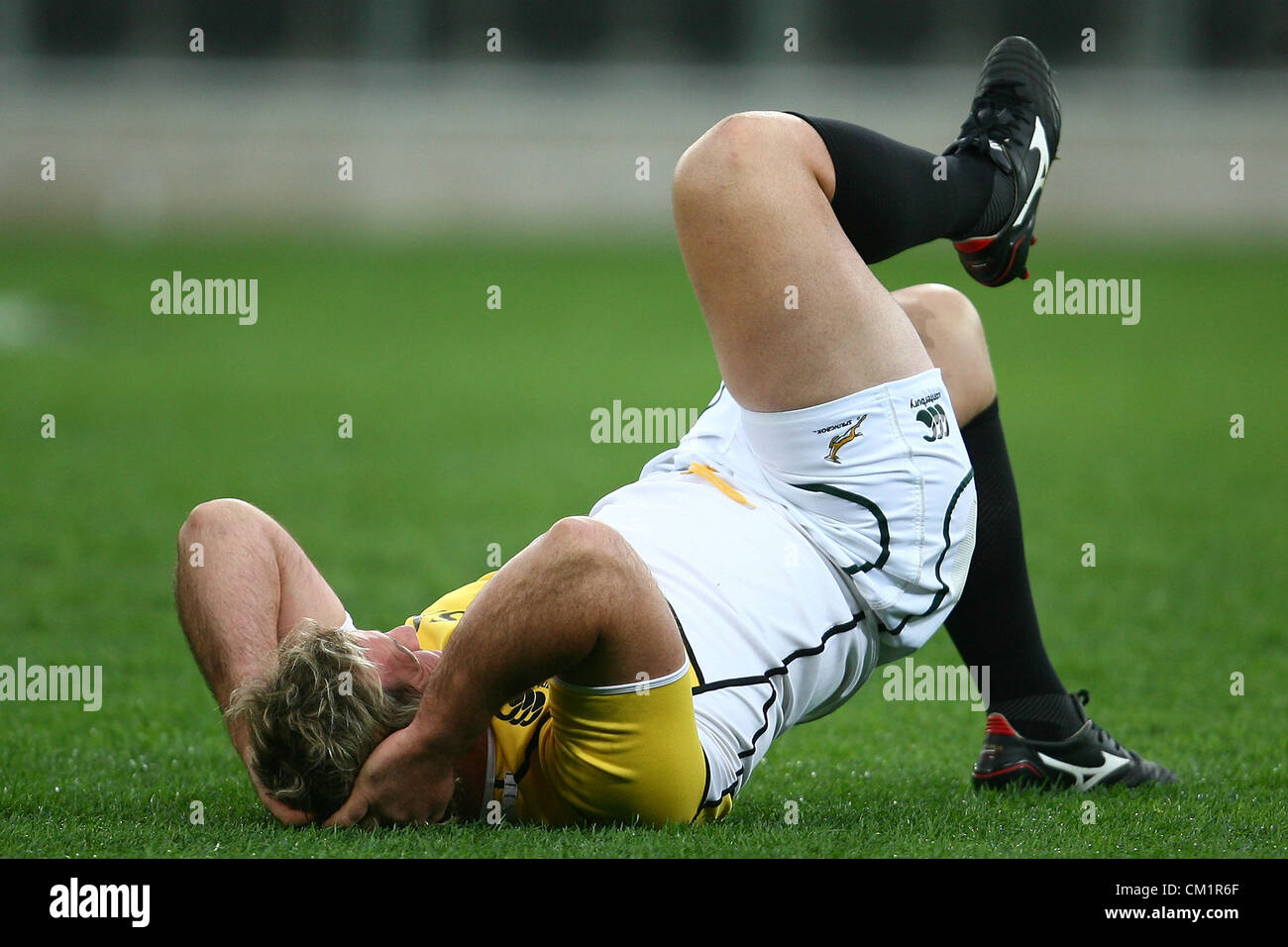 DUNEDIN, NEW ZEALAND - SEPTEMBER 14: Jannie du Plessis stretches during ...