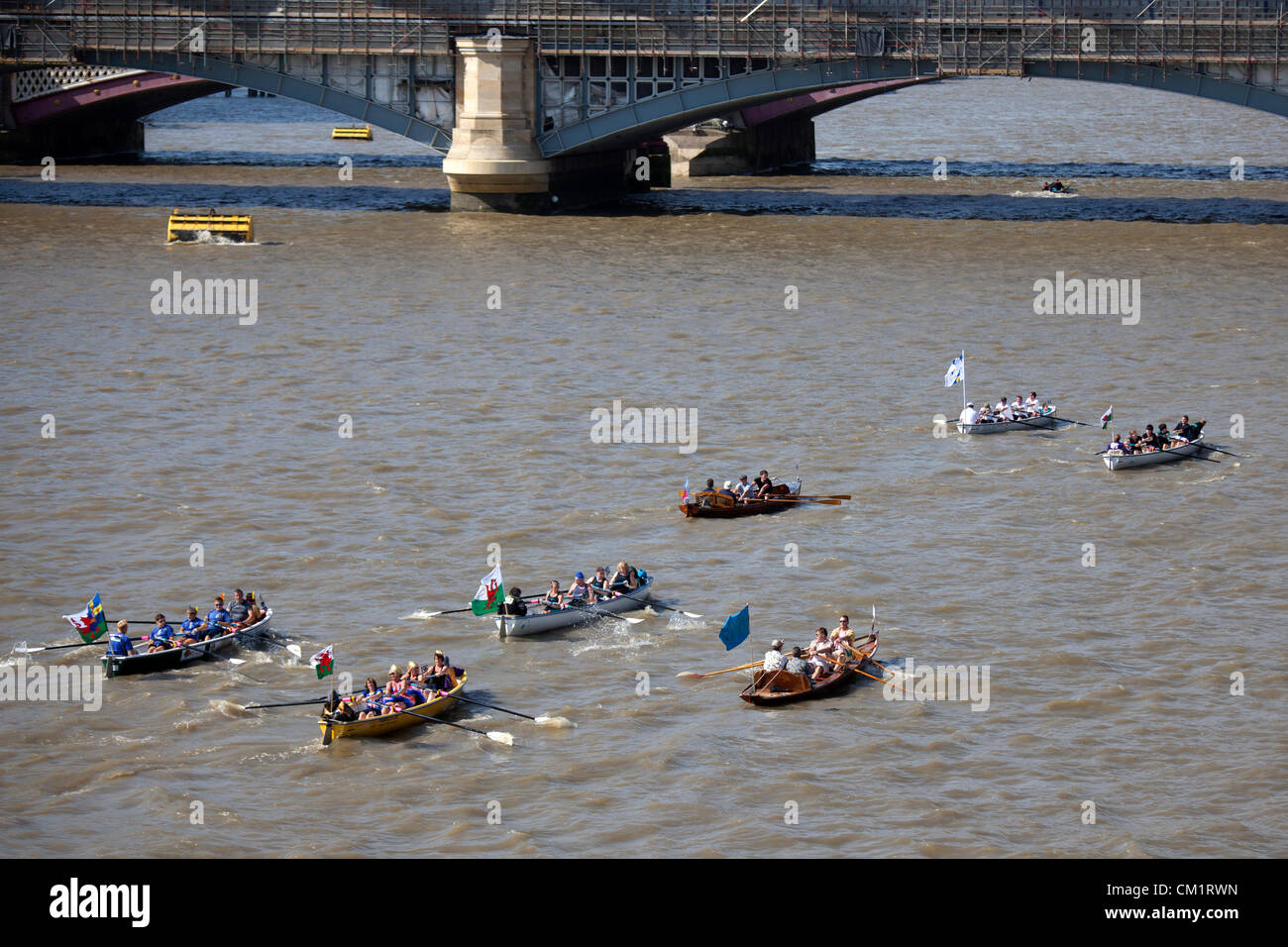 Thames the great river race hi-res stock photography and images - Alamy