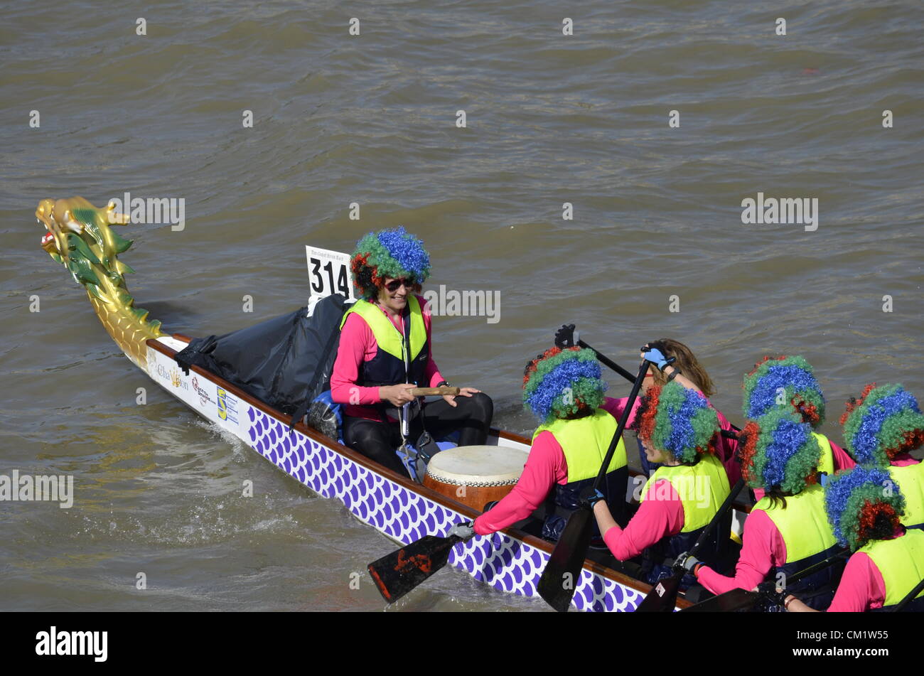 London river row boat hi-res stock photography and images - Alamy