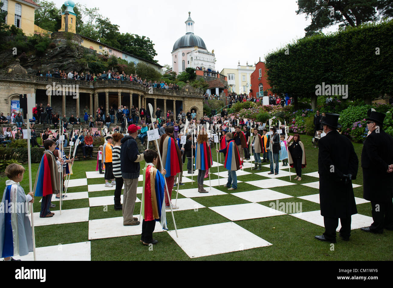 Human chess hi-res stock photography and images - Alamy
