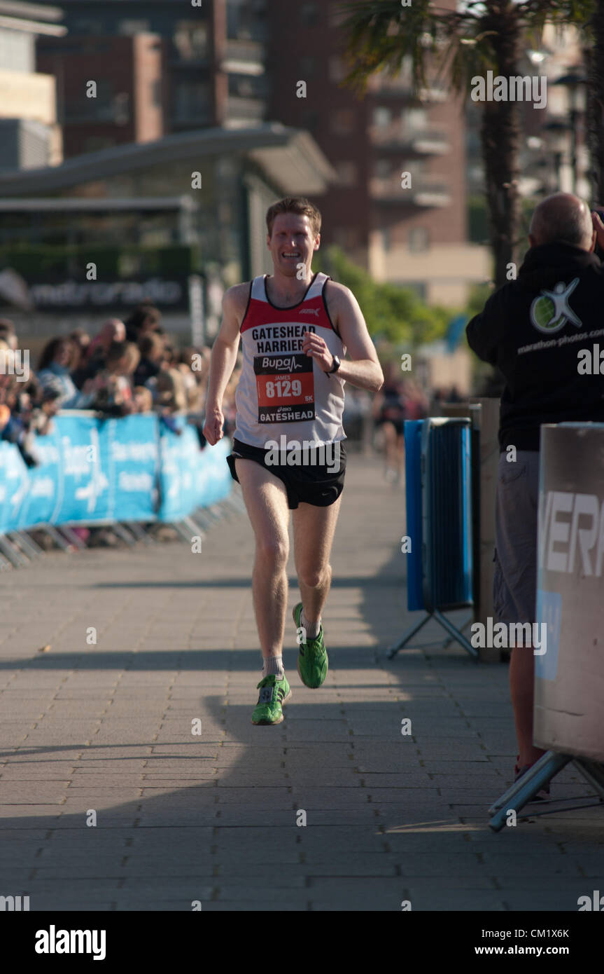 James porteous gateshead harriers crossing hi-res stock photography and ...