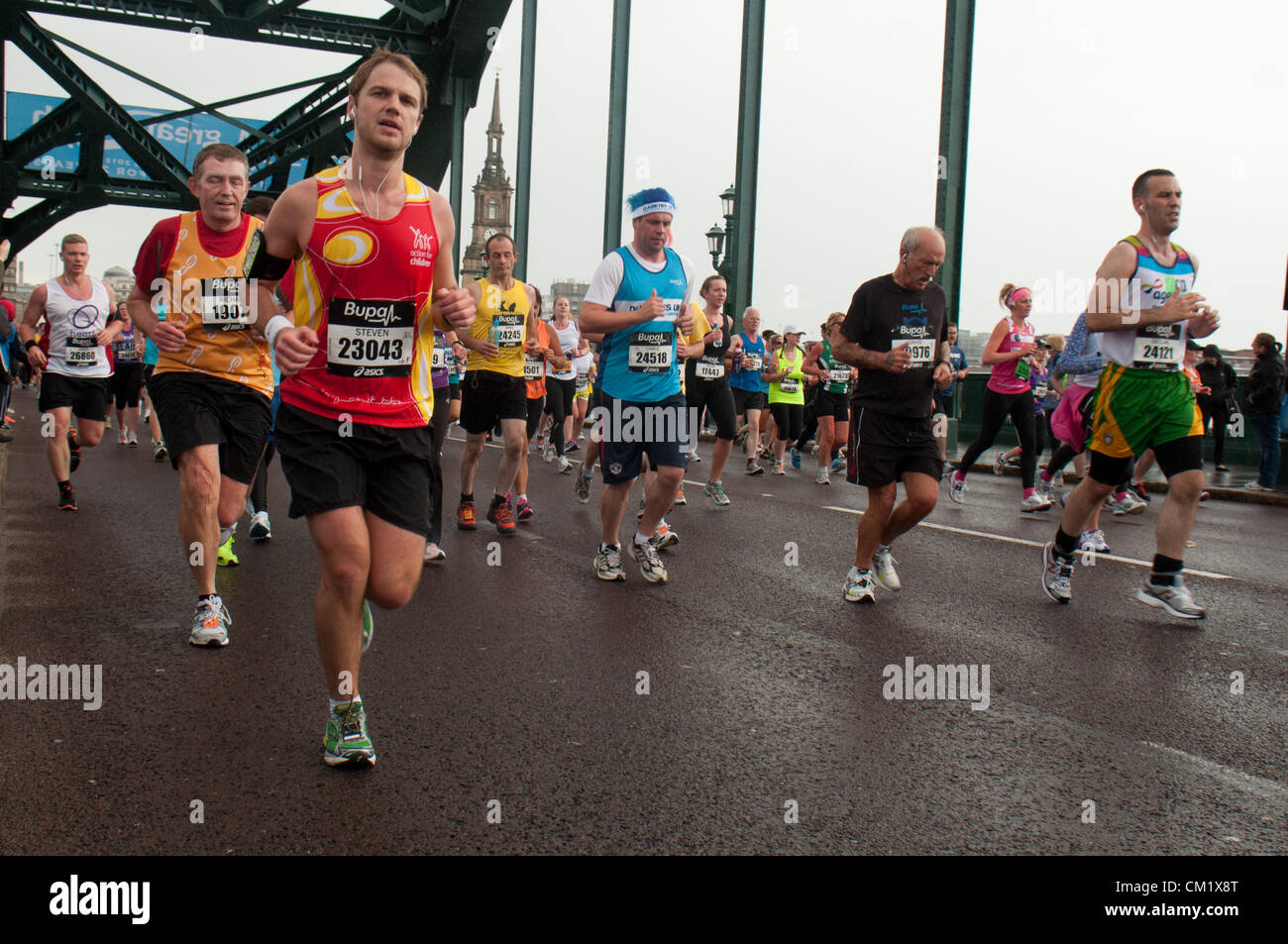 Newcastle, UK, Sunday September 16th, 2012. Runners take part in the ...