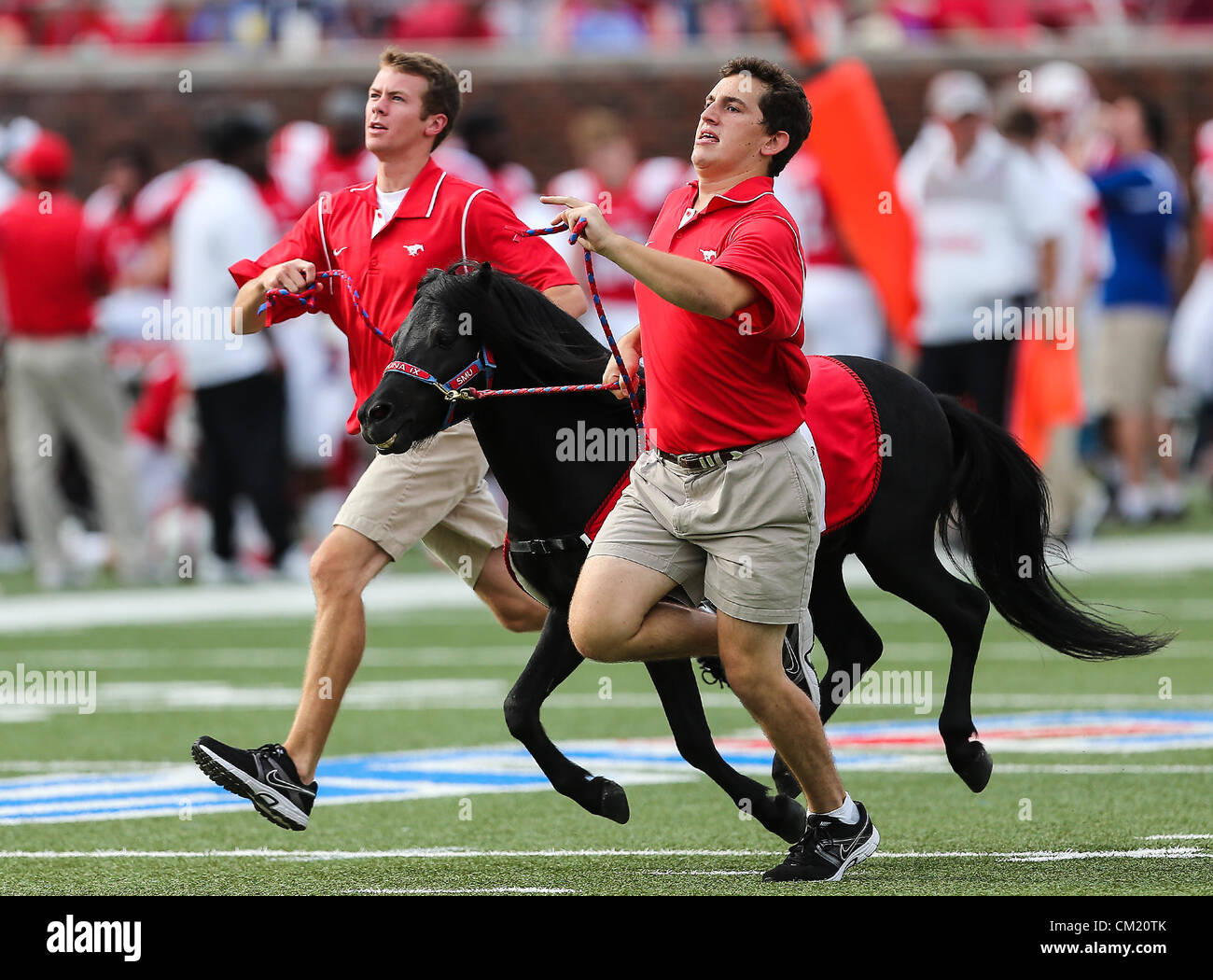 Aggies cheerleaders hi-res stock photography and images - Alamy