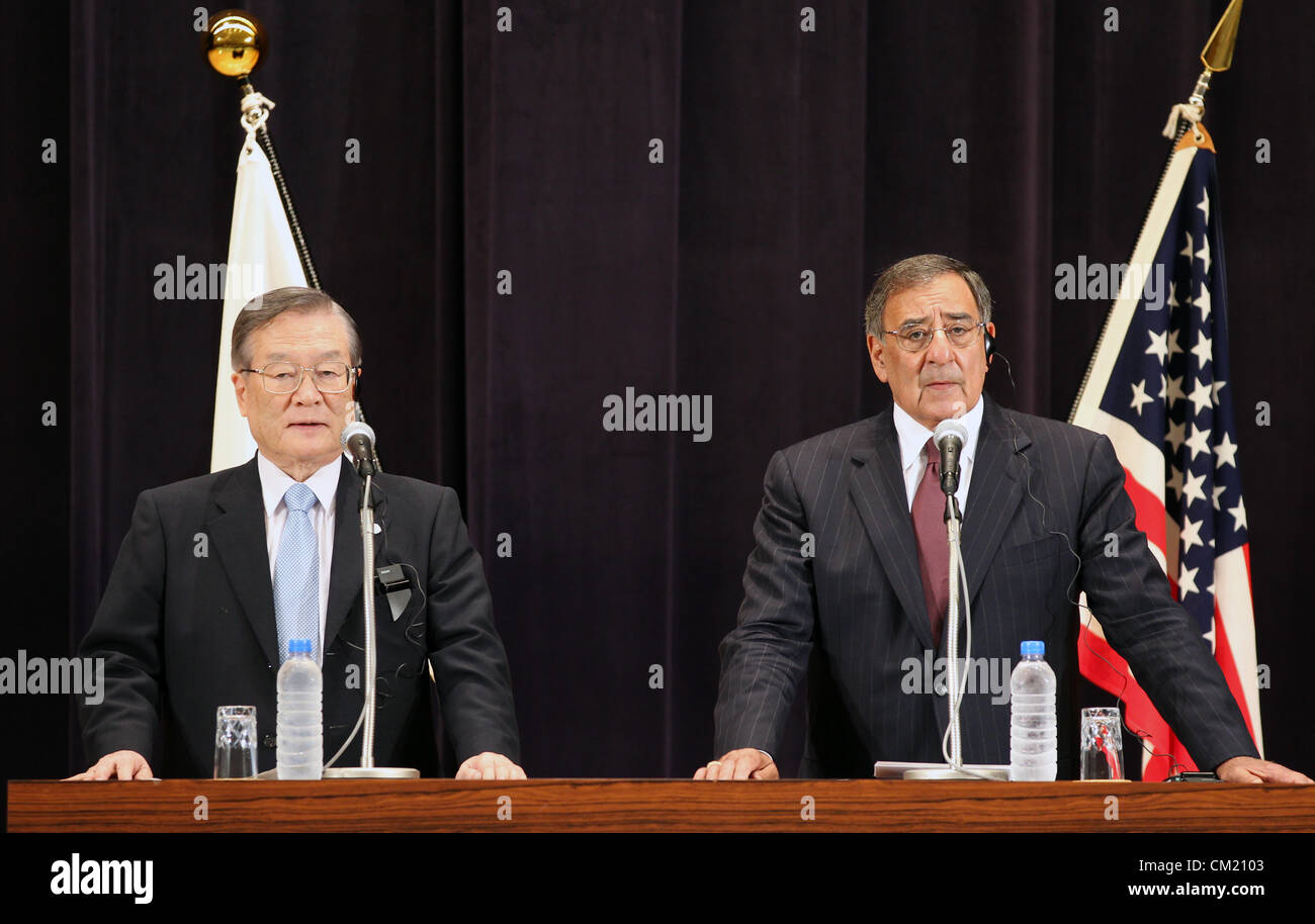 Secretary of defense leon panetta hi-res stock photography and images ...