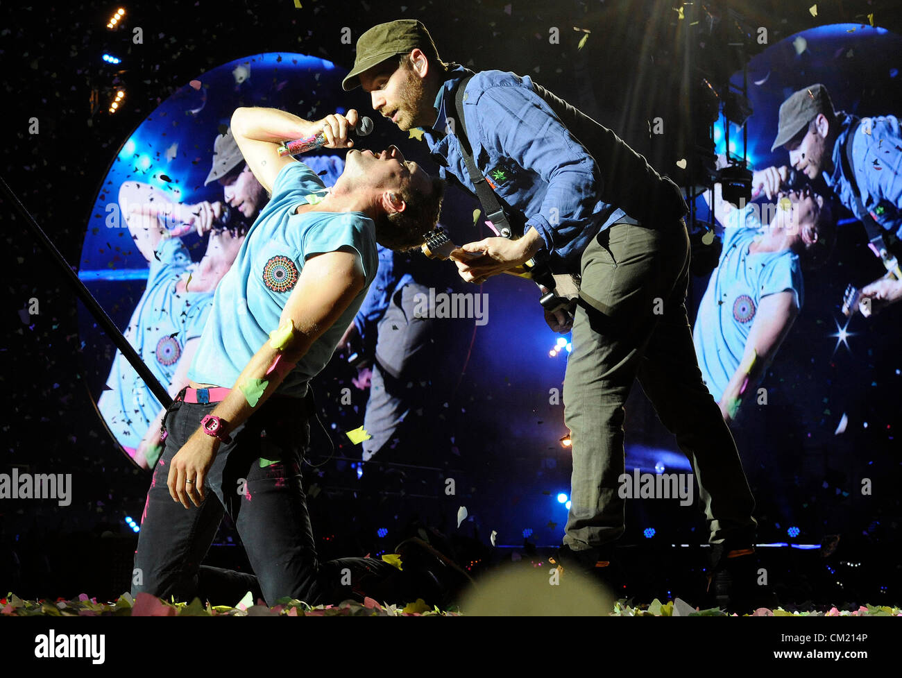 British rock band Coldplay´s singer Chris Martin, left, and guitarist ...
