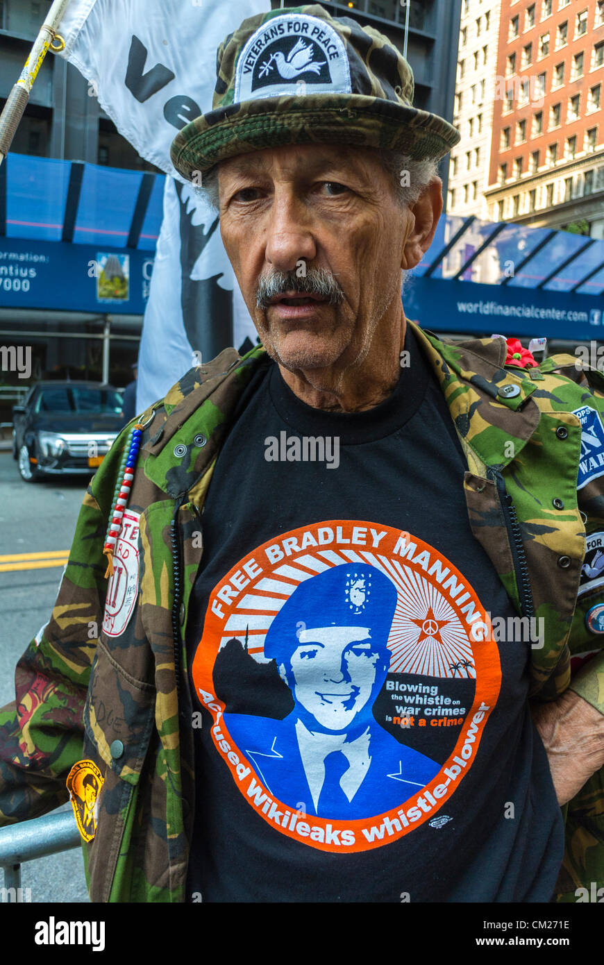 Old guy protesting hi-res stock photography and images - Alamy