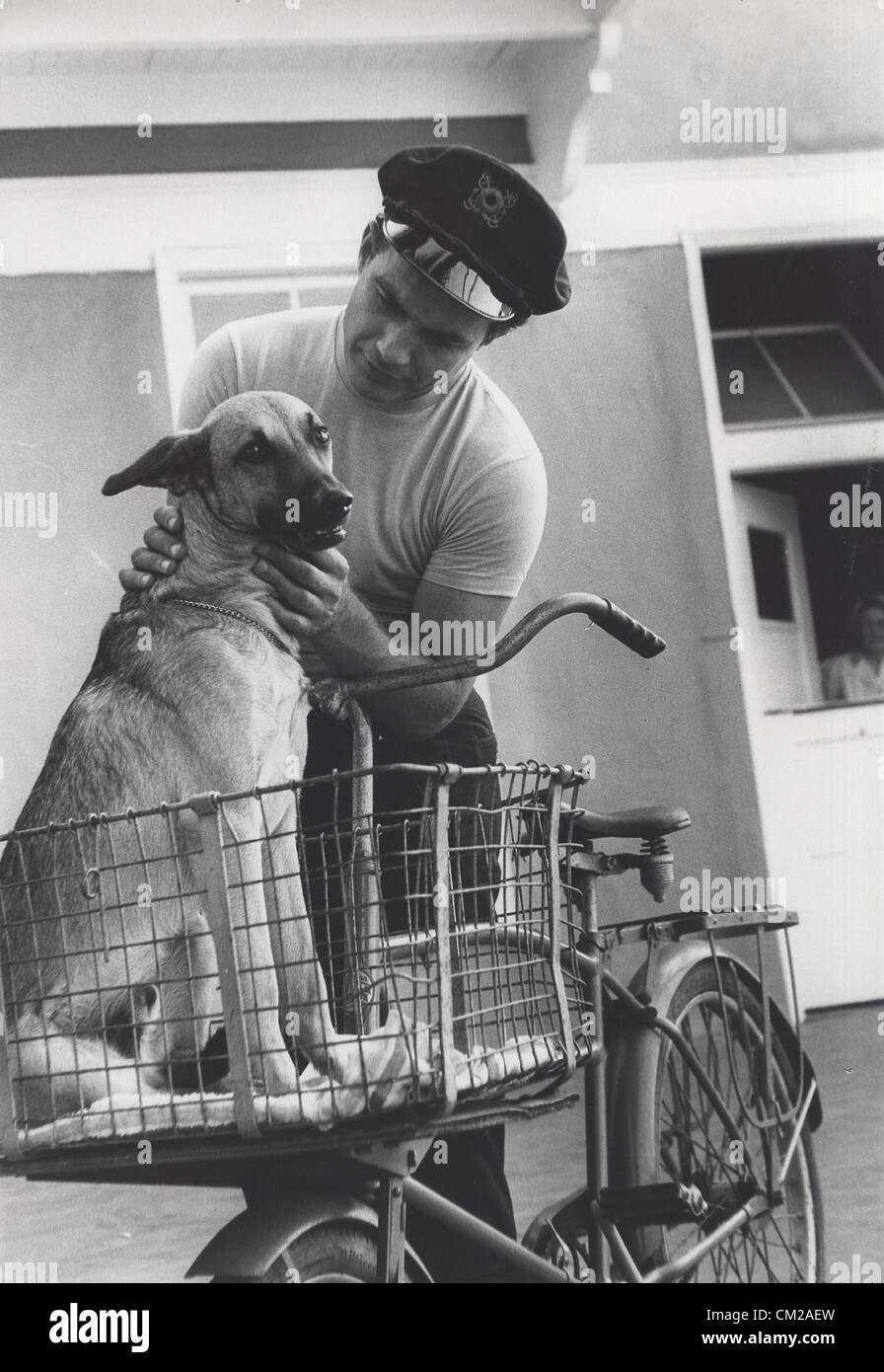 CLIFF ROBERTSON.(Credit Image: © Larry Barbier Jr/Globe Photos ...