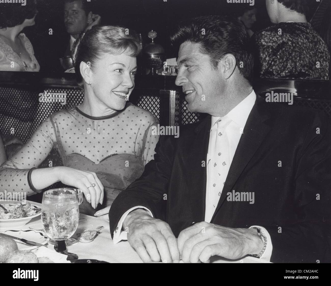 DALE ROBERTSON Mary Markham.Supplied by Photos, inc.(Credit Image ...