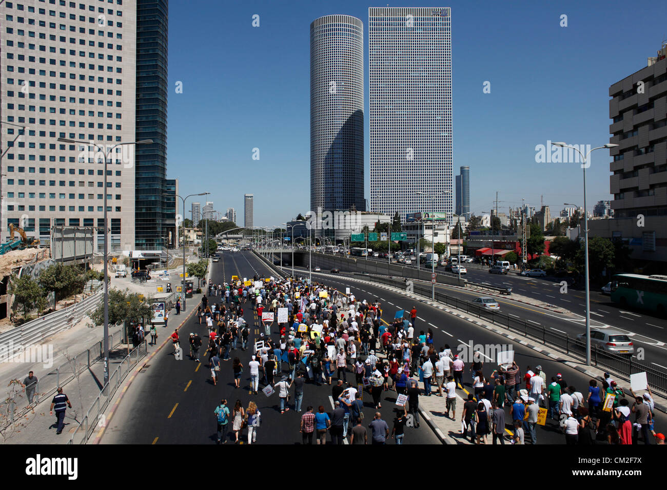 Maariv newspaper hi-res stock photography and images - Alamy