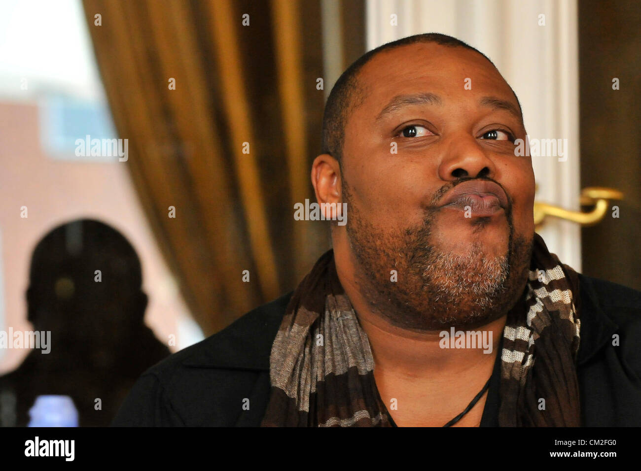 Singer Derrick Lawrence speaks about premiere of Erich Wolfgang ...