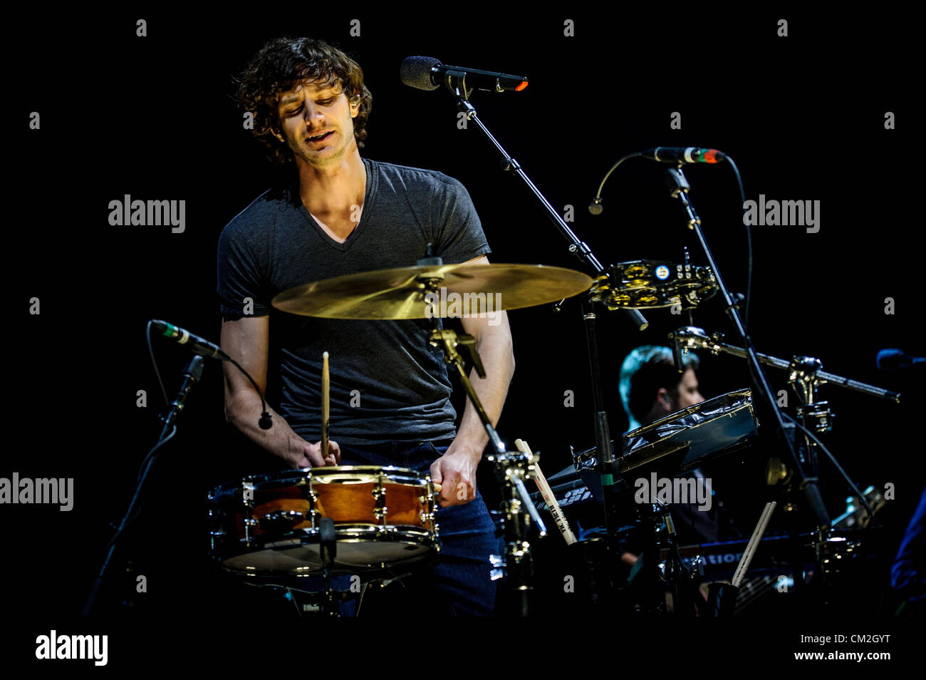 Instrumental com hi-res stock photography and images - Alamy