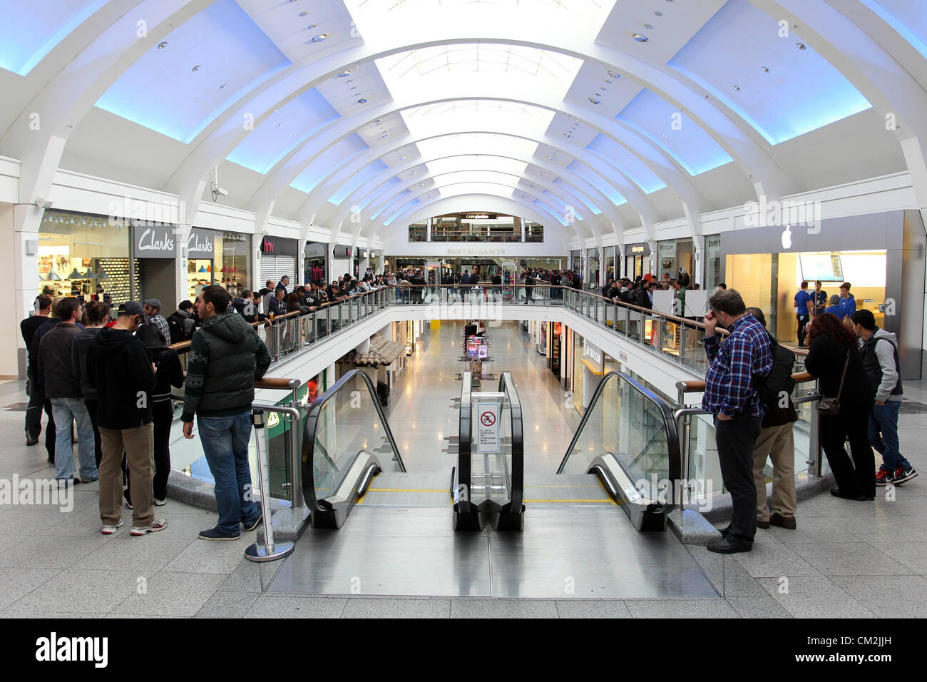 Iphone first edition hi-res stock photography and images - Alamy