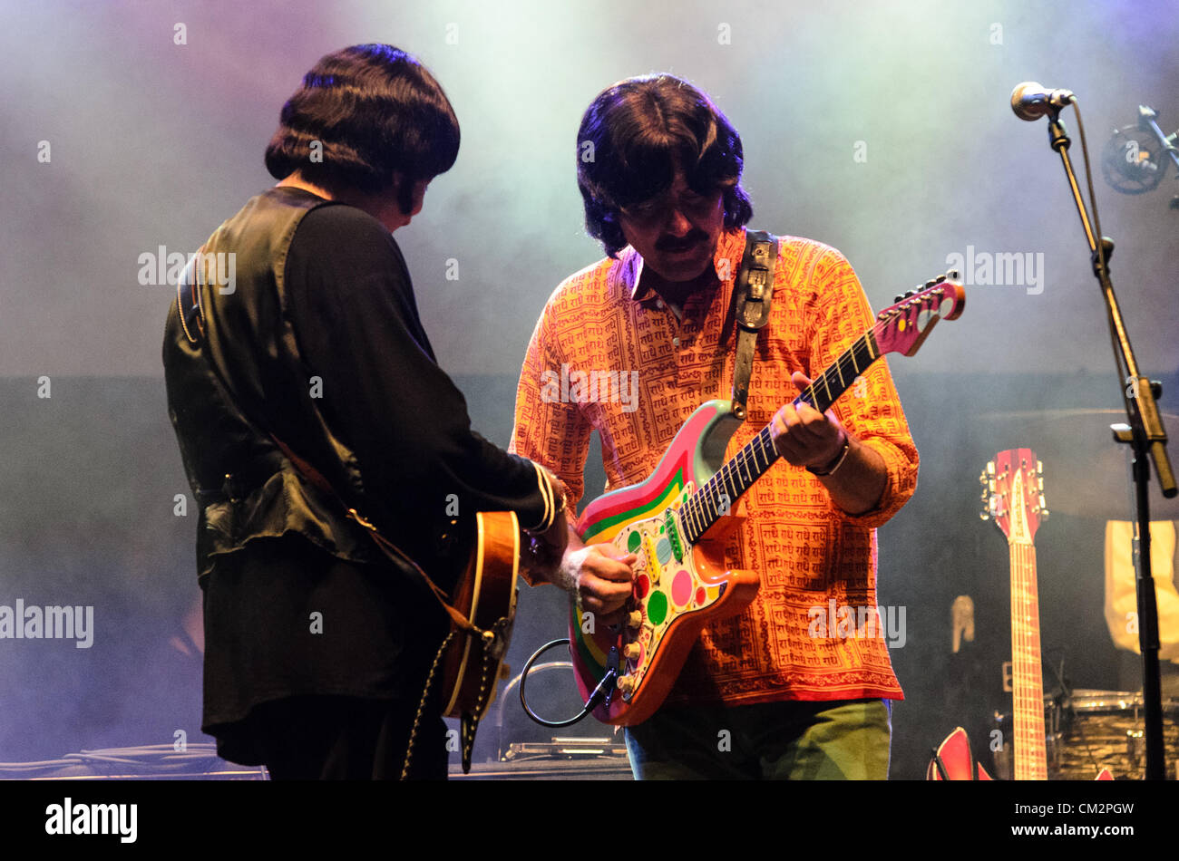 Paul mccartney front hi-res stock photography and images - Alamy