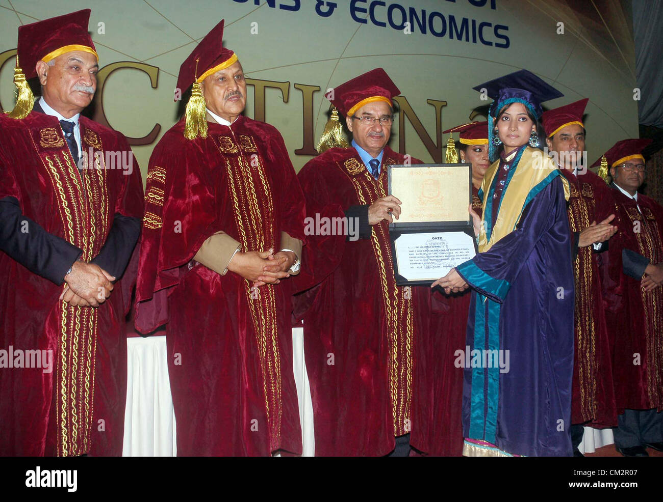 Sindh Education Minister, Pir Mazhar-ul-Haq distributes certificates ...