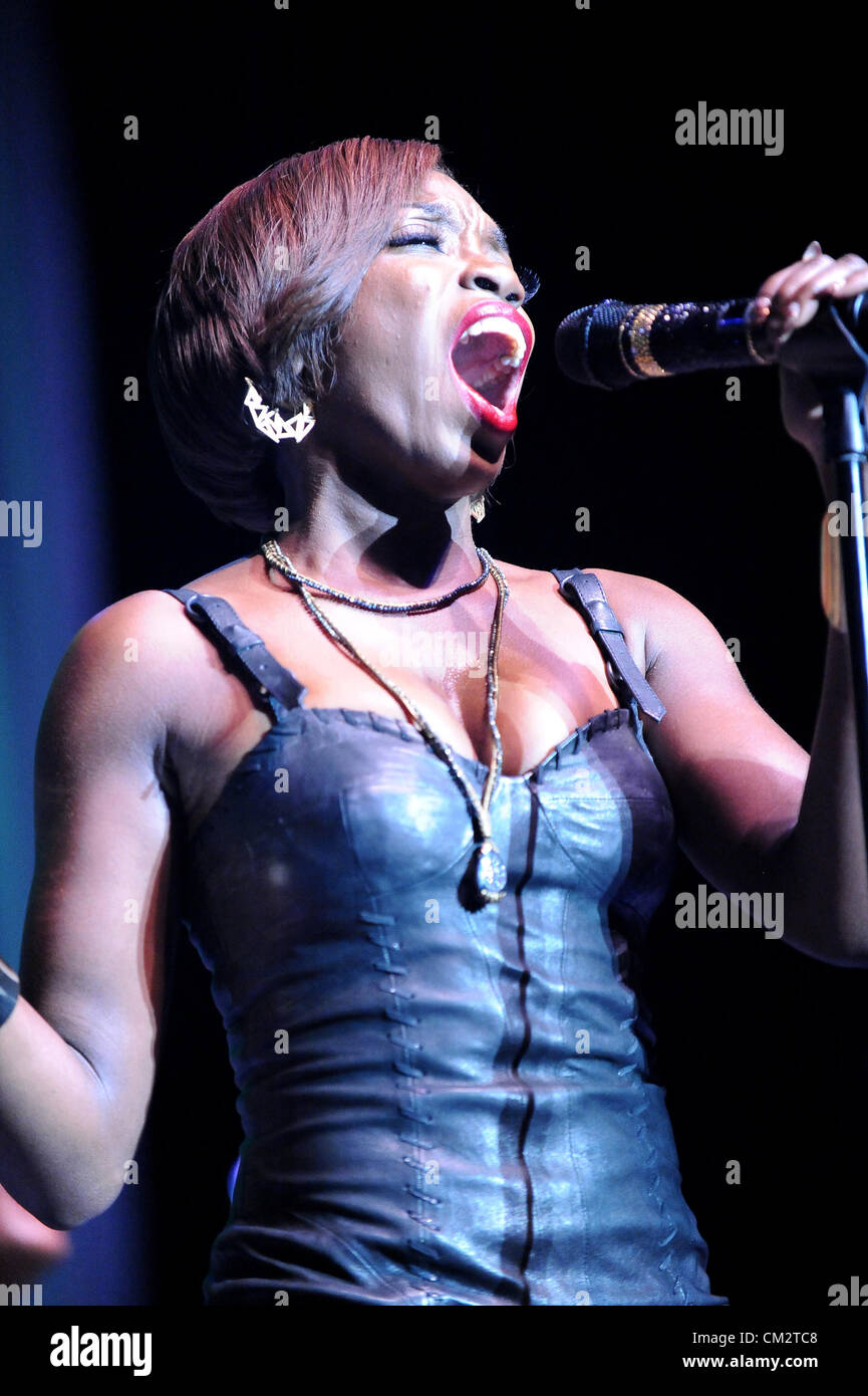 Hollywood, California, USA - Musician-ESTELLE performing live at the ...
