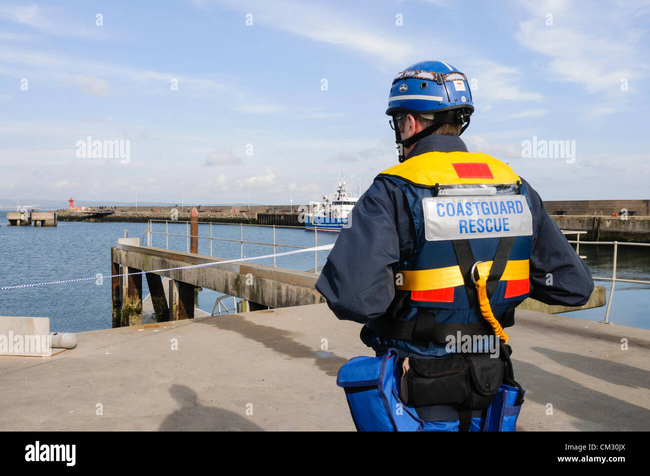 Rescue boat team hi-res stock photography and images - Alamy