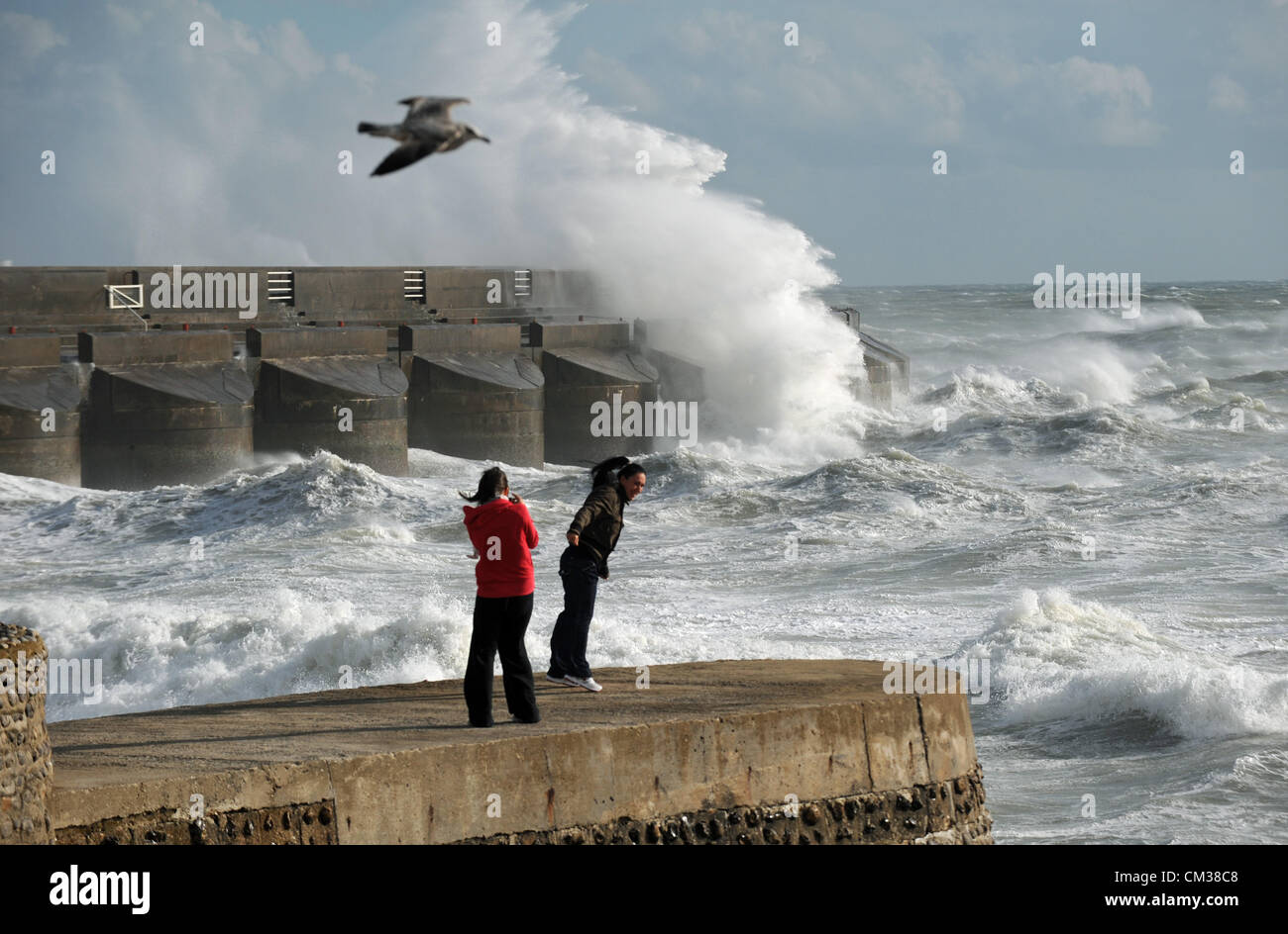 Standing against the storm hi-res stock photography and images - Alamy