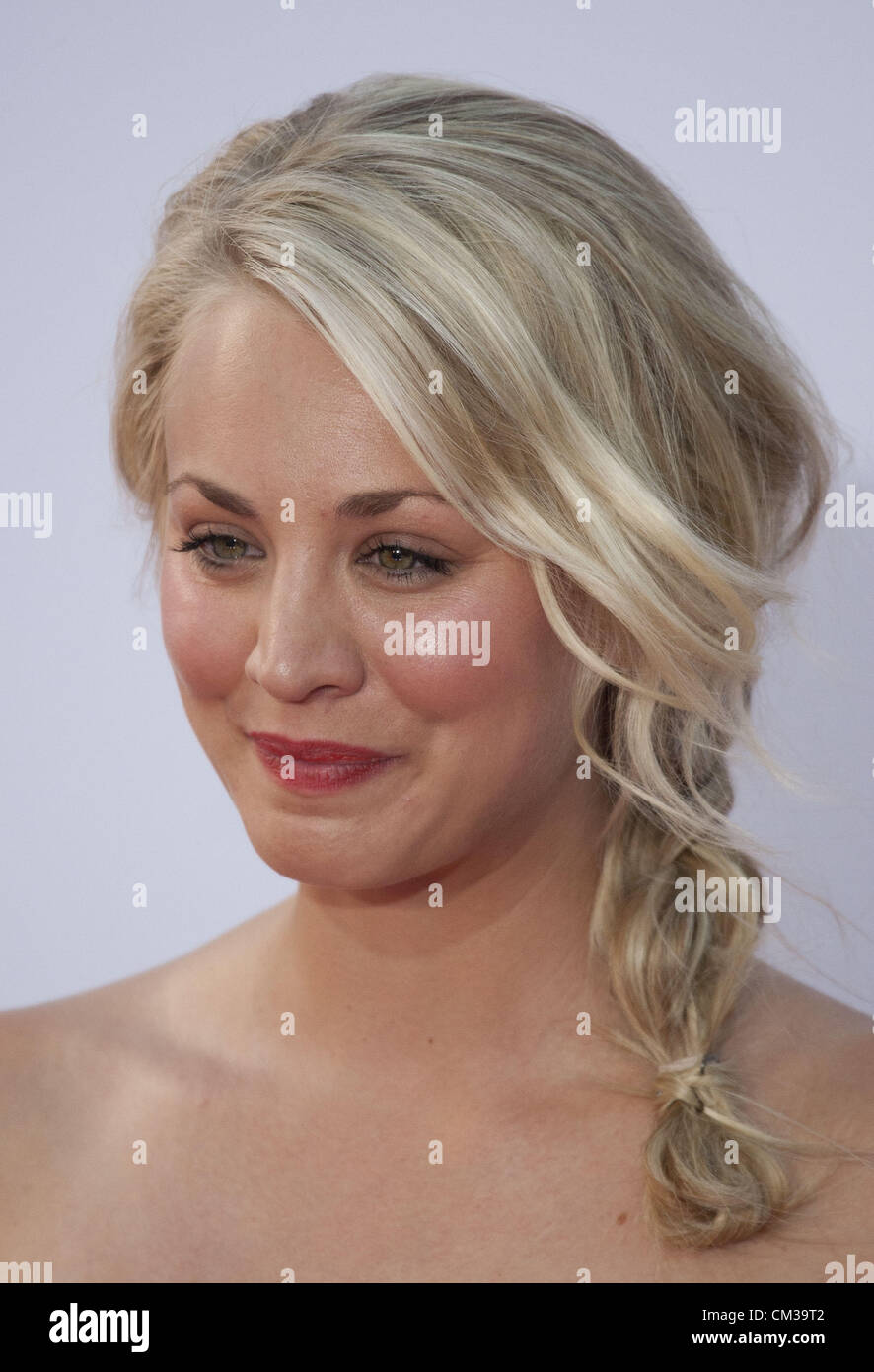 Kaley cuoco 64th annual primetime hi-res stock photography and images ...