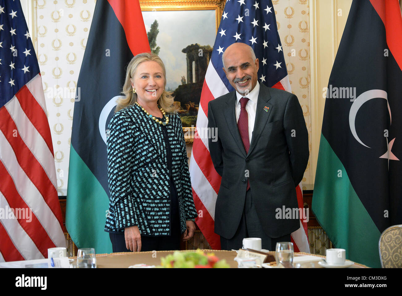 US Secretary of State Hillary Rodham Clinton meets with Libyan ...
