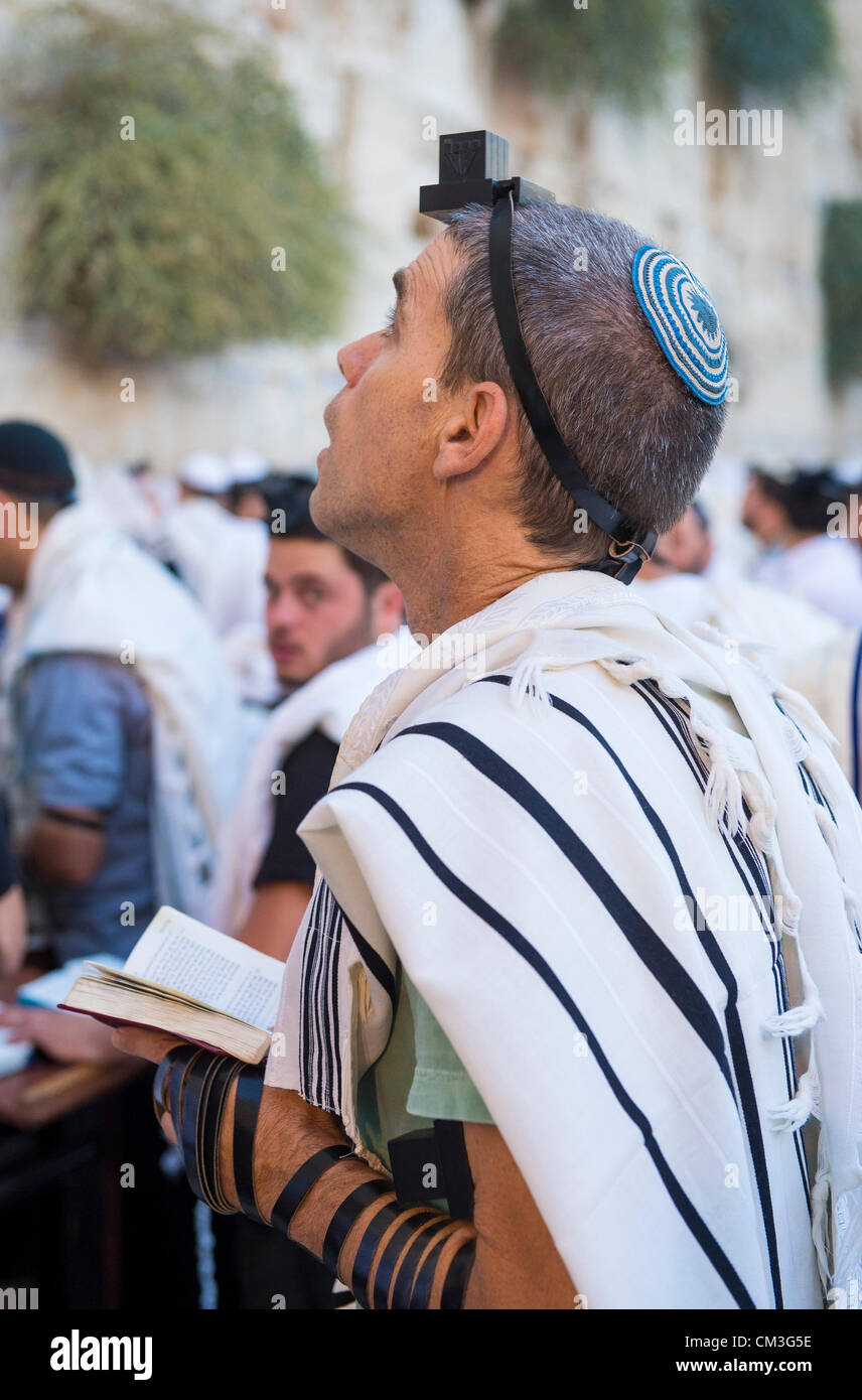 Jewish men prays during the penitential prayers the Selichot , held on ...