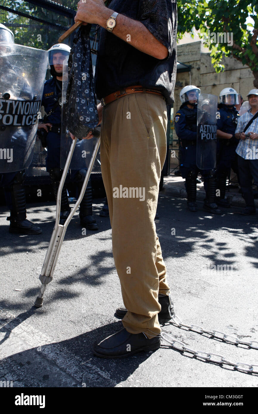 Legs chained hi-res stock photography and images - Alamy