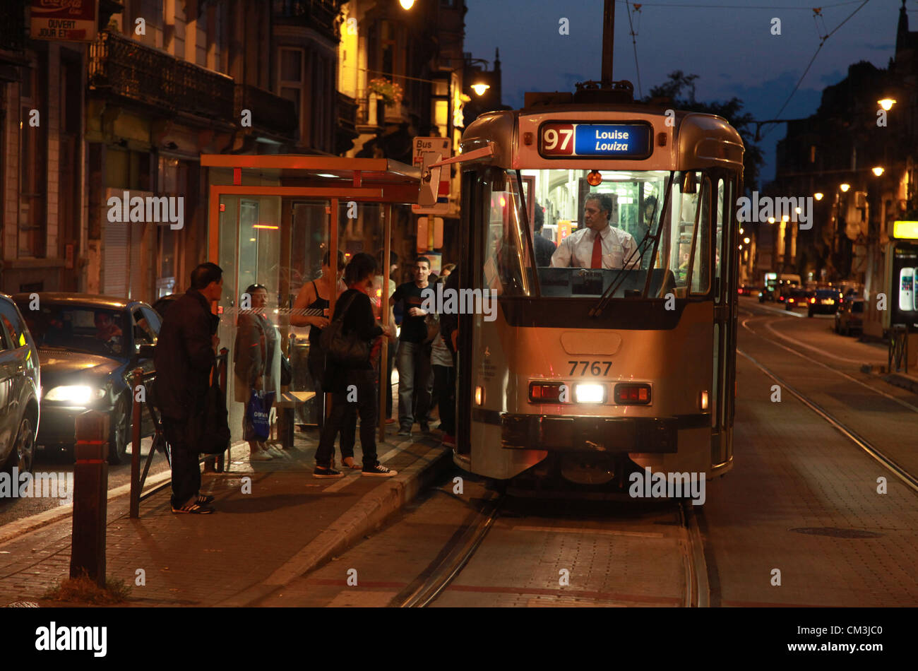 Multi lingual street signs hi-res stock photography and images - Alamy