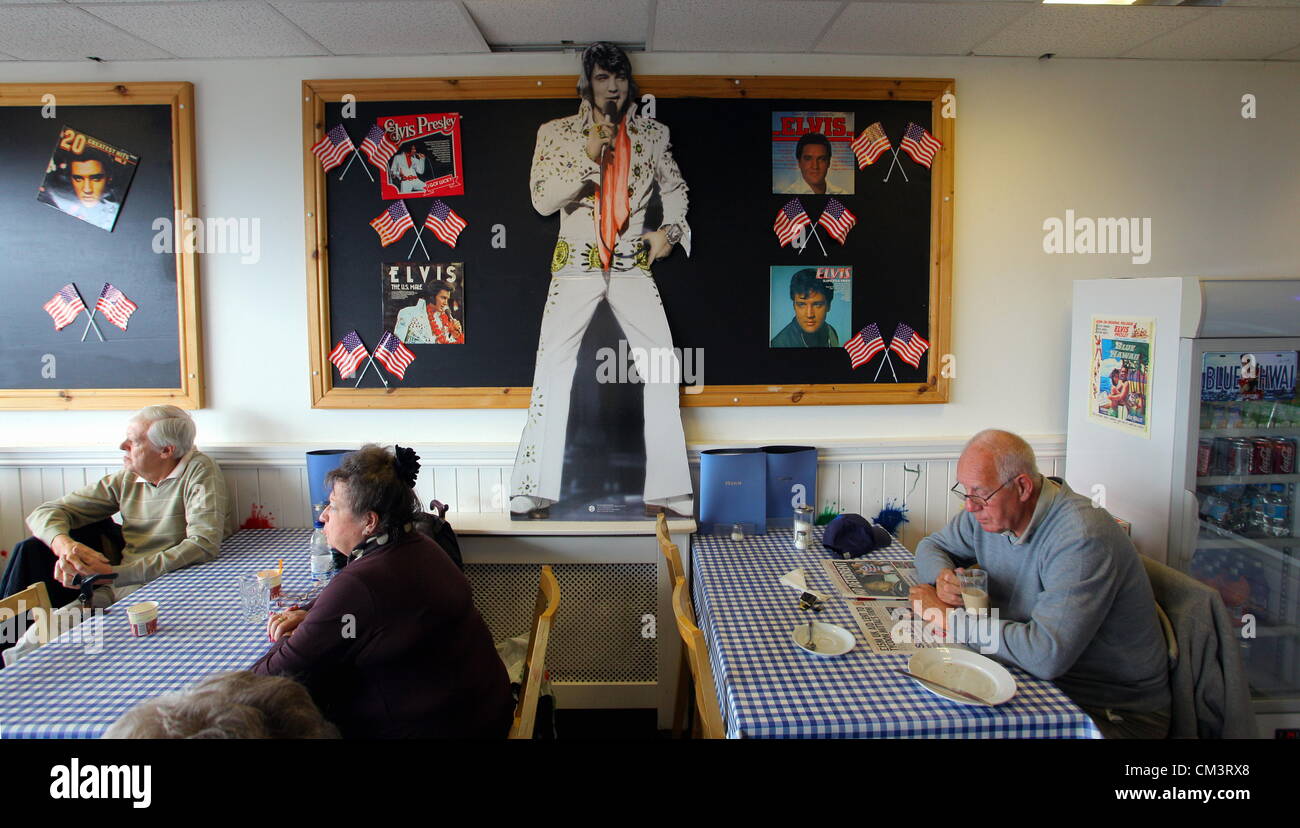 Elvis themed hi-res stock photography and images - Alamy