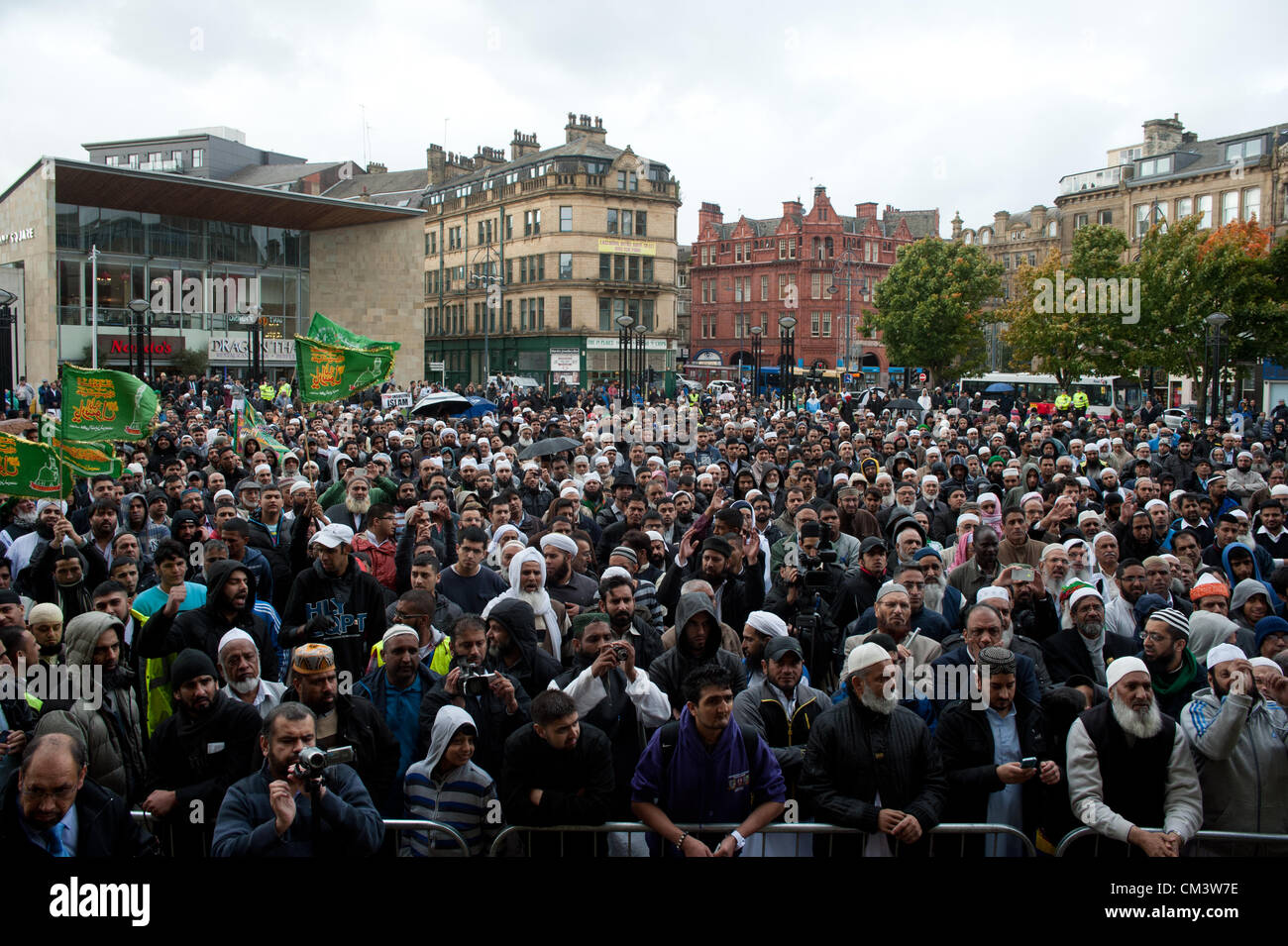 Bradford, UK. 28th September, 2012. Hundreds of Muslims gathered in ...