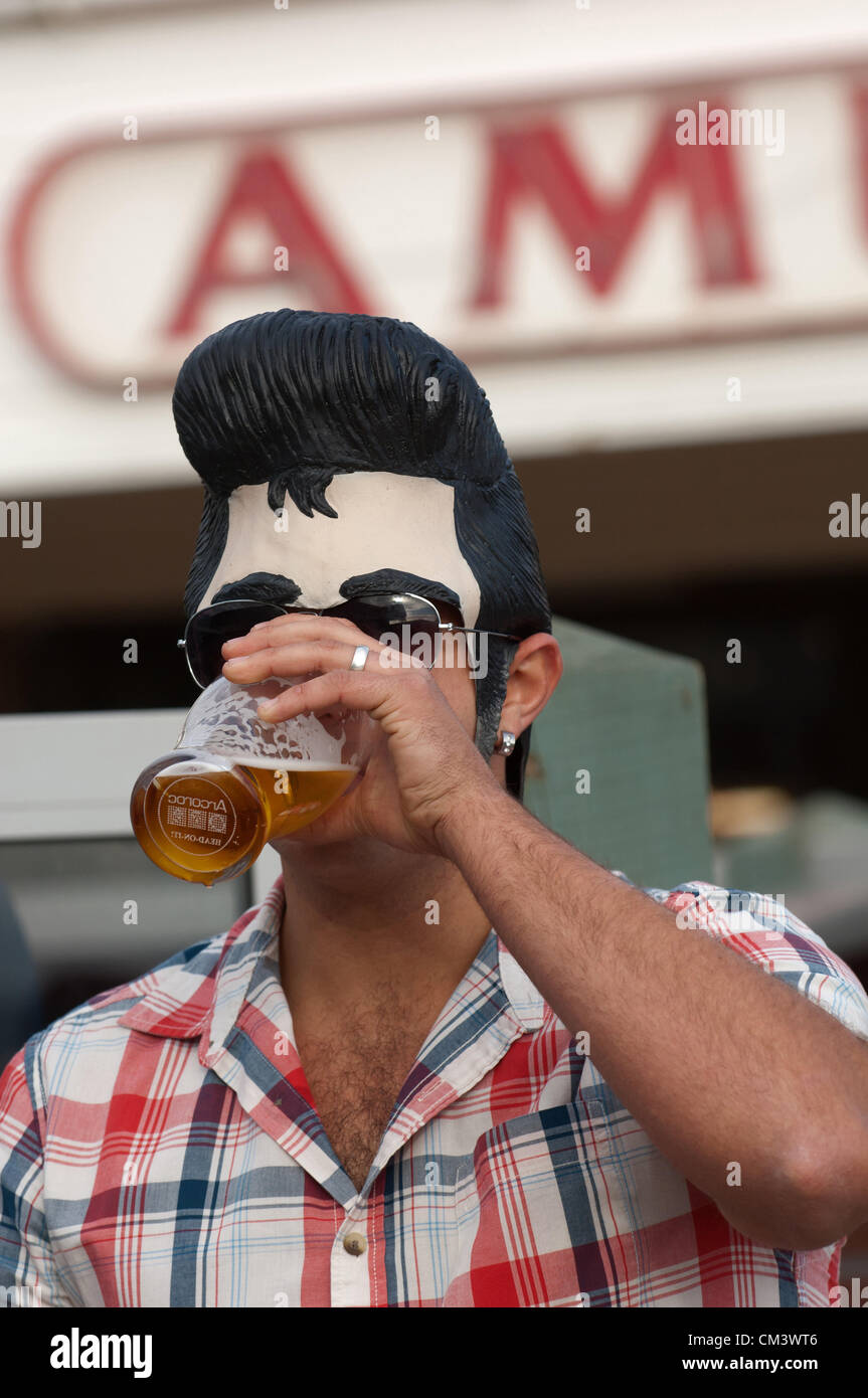 Elvis sideburns hi-res stock photography and images - Alamy